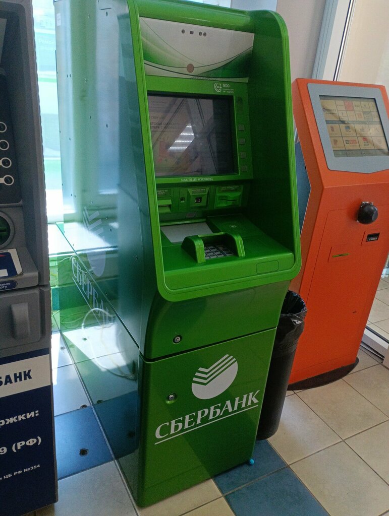 ATM'ler Sberbank Rossii, bankomat, Omsk, foto