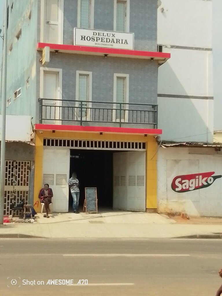 Otel Delux, Loanda, foto