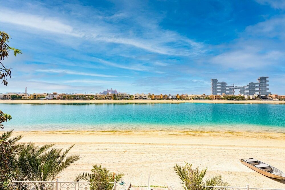 Otel Palm Jumeirah Villa in Frond E by Deluxe Holiday Homes, Dubai, foto