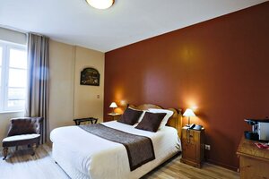 Le Moulin De Moissac Hotel & SPA (Île-de-France, Seine-Saint-Denis, Bobigny, Esplanade Jean Moulin), otel