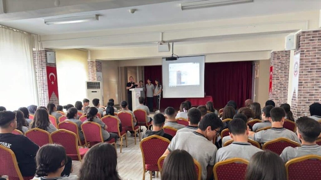 Ortaokul Batman Mevlana Anadolu Lisesi, Batman, foto