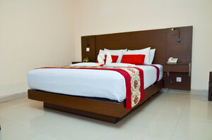 Indi Hotel (South Sumatra, Ogan Komering Ilir Regency, Teluk Gelam District, Jl. Danau Teluk Gelam), otel  Denpasar'dan