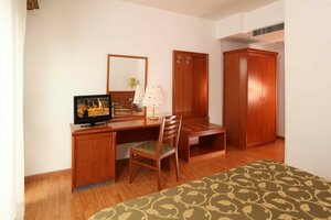 Ciampino Hotel (Via Achille Grandi 2,00043 Ciampino,), otel
