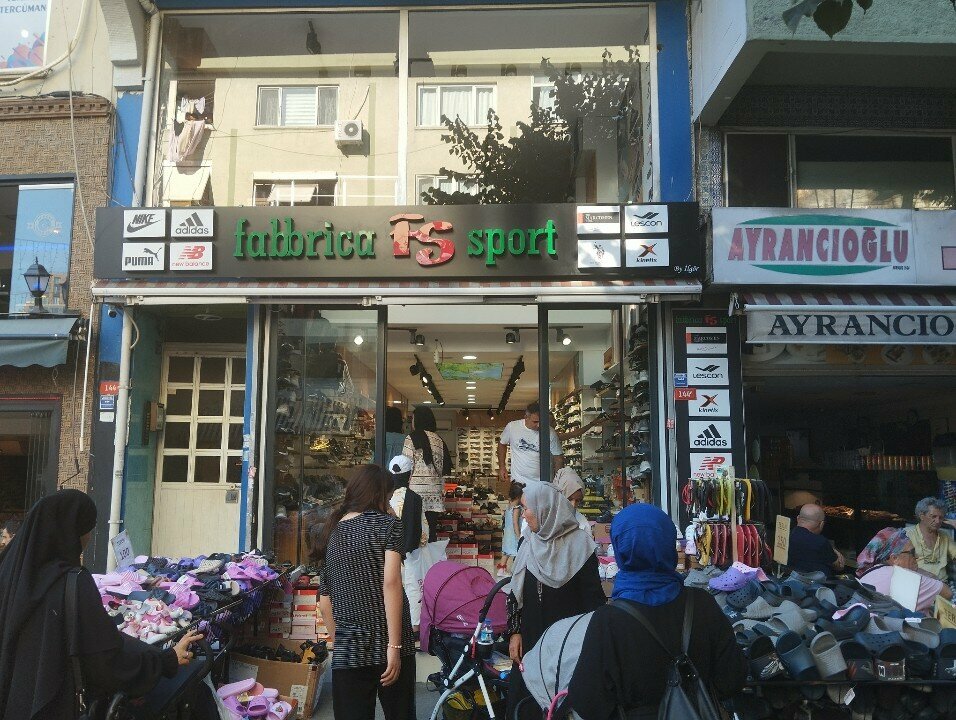 Ayakkabı mağazaları Fabbrica is Sport, İstanbul, foto