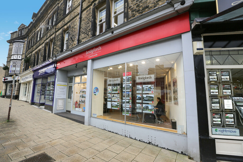 Arazi dizisi Bridgfords Sales and Letting Agents Buxton, Buxton, foto