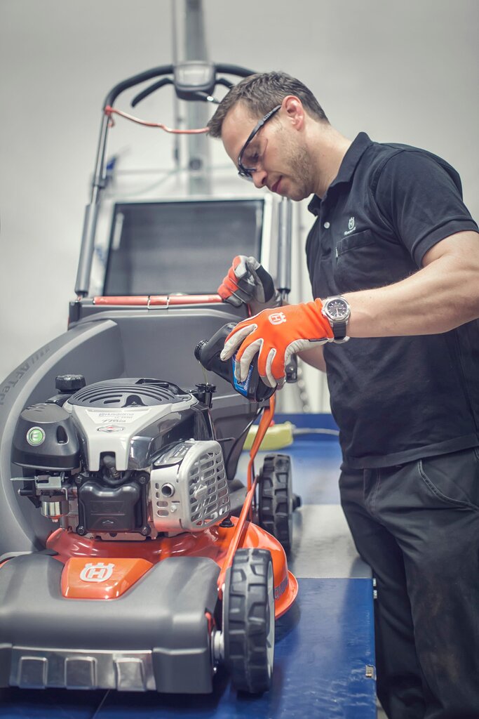 Elektrik ve benzinle çalışan aletler Dachnaya tekhnika, Saratov, foto