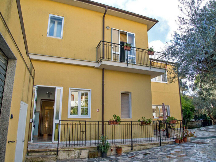 Huzurevi, bakımevi Casa di Riposo Margherita Villa Palazzolo, Sicilya, foto