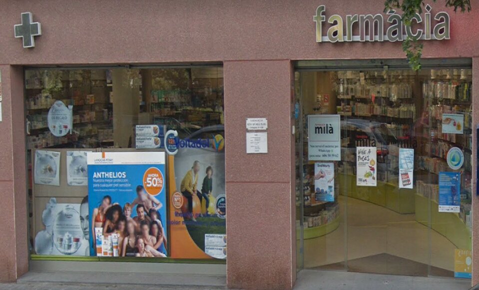Eczaneler Farmacia Lda. Rosa Mª Mila Plans, Katalonya, foto