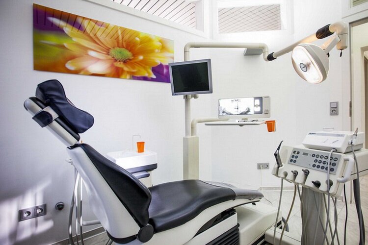 Özel ağız ve diş sağlığı klinikleri ve muayenehaneleri Zahnarzt Frank Tussing, Giessen, foto