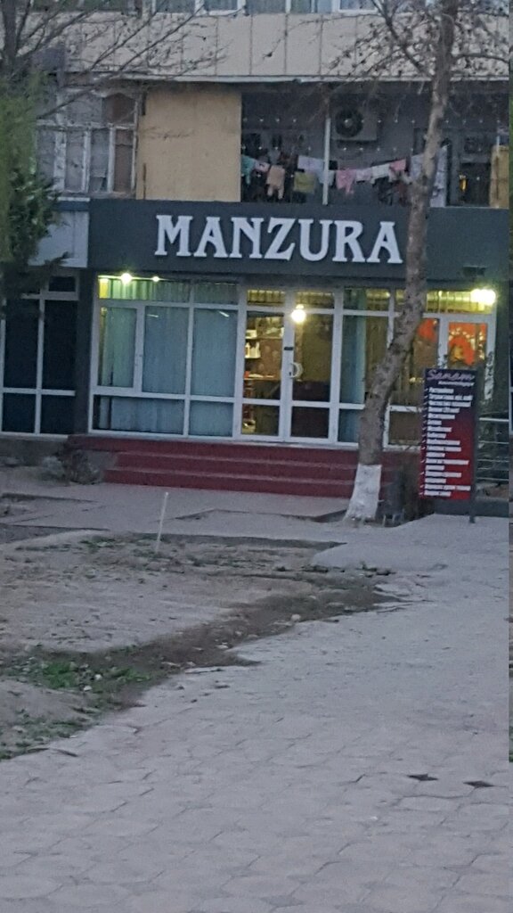 Düğün mağazası Manzura, Nemengan, foto