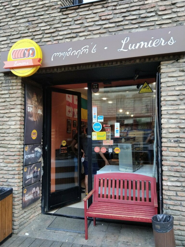 Kahve dükkanları Lumier’s Chimney Cake, Tiflis, foto