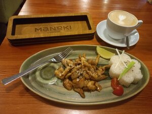 Maneki (Sovetskaya Street No:86), kafe  Kostroma'dan