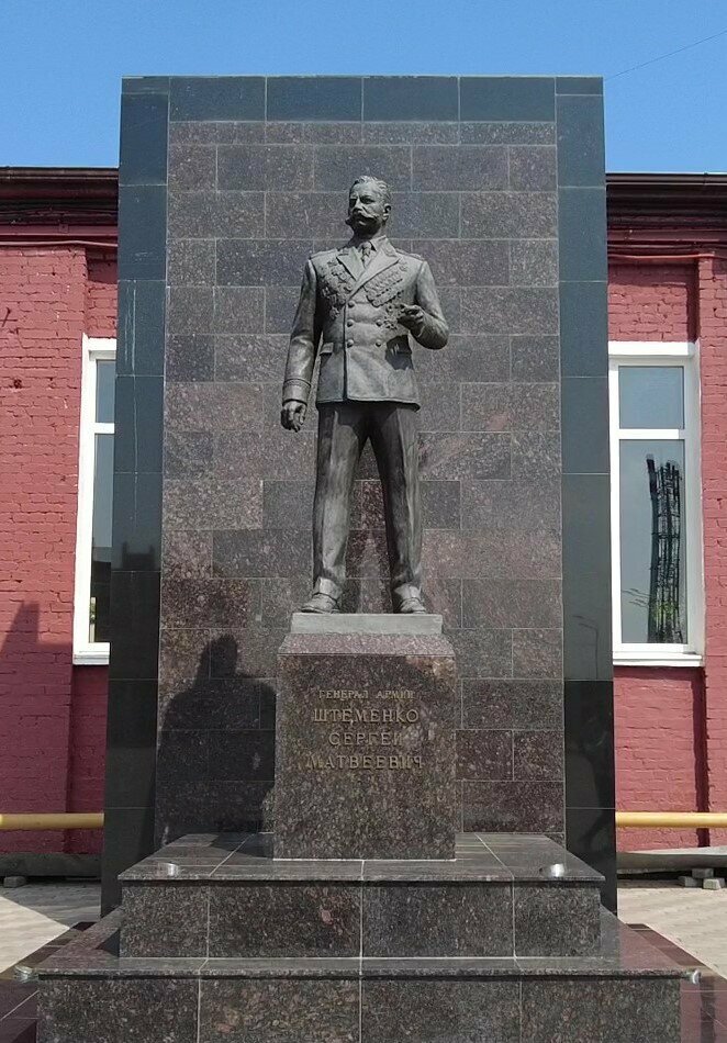 Anıt, heykel С.М. Штеменко, Krasnodar, foto