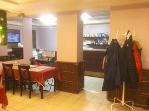 Korona (Ziny Zolotovoy Street No:27, Uglich), kafe  Ugliç'ten