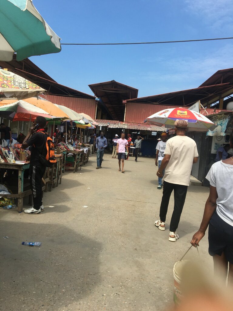 Gıda pazarı Mercado dos Congoleses, Loanda, foto