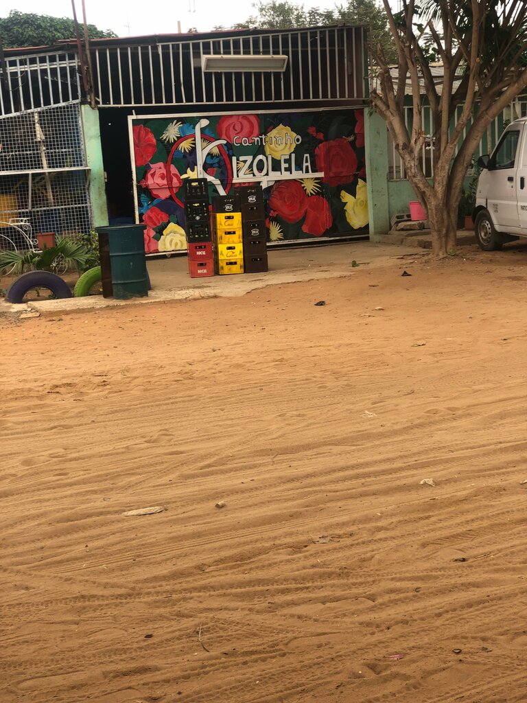 Kantin, yemekhane Cantinho Kizolele, Loanda, foto