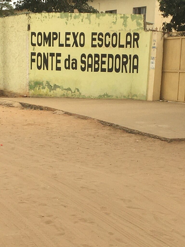 Özel okul Complexo Escolar Privado Fonte da Sabedoria, Loanda, foto