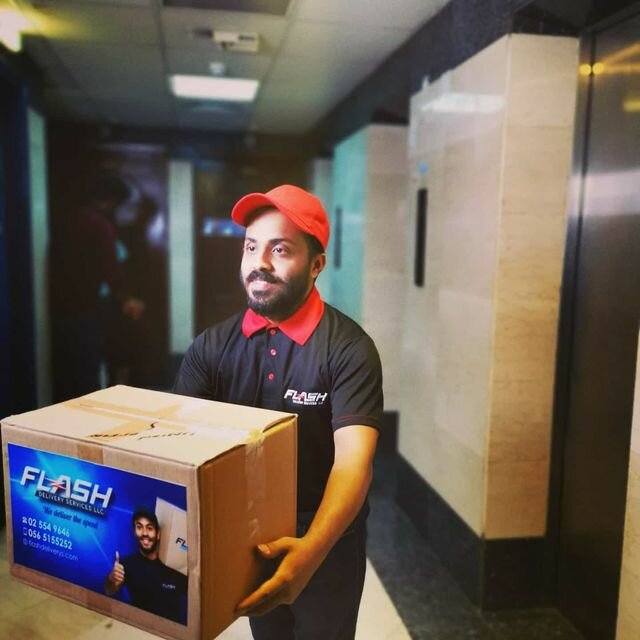 Kurye hizmetleri Flash Delivery Services L. L. C, Abu Dabi, foto