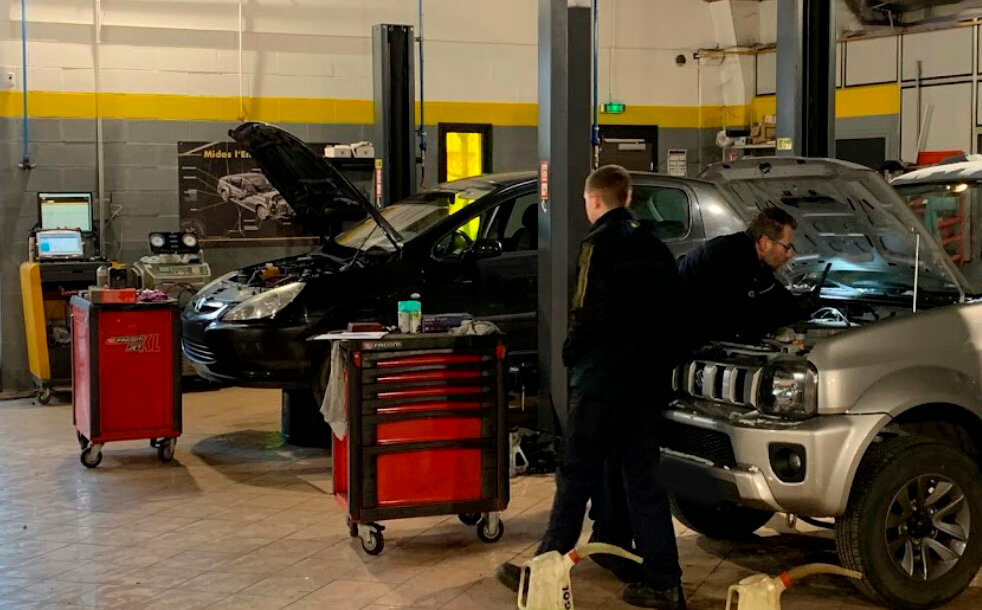 Otomobil servisi Auto-Group, Moskova, foto