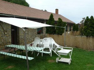 Ludad Kertekalja Vendégház (Petofi Sándor utca 78/B,9723 Gyöngyösfalu,), otel  Vas'dan