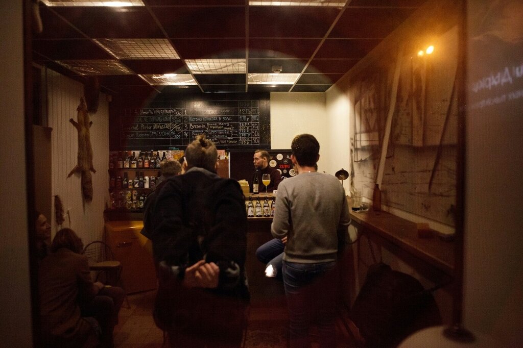 Bira dükkanı Hvosty i Dyrki, Smolensk, foto