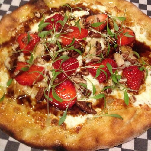 Bar Broken Tree Pizza, Neenah, foto