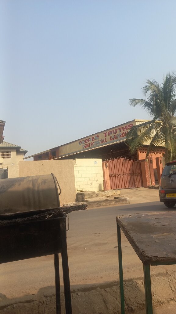 Dini dernekler Deeper Trusts Pentecostal Church, Dünya, foto