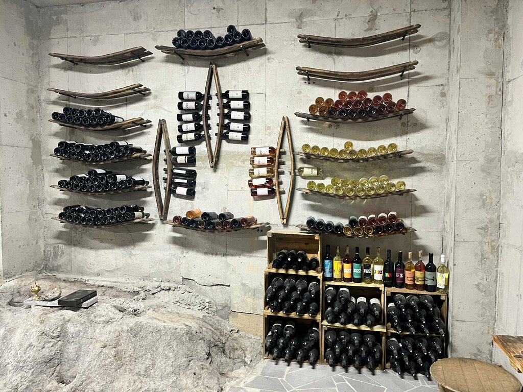 Alkollü ürünlerin üretimi Trinity Canyon Vineyards, Vayots Dzor, foto