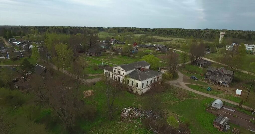 Turistik yerler Главный дом родового имения Волковых-Манзей 1793 года постройки, Tverskaya oblastı, foto