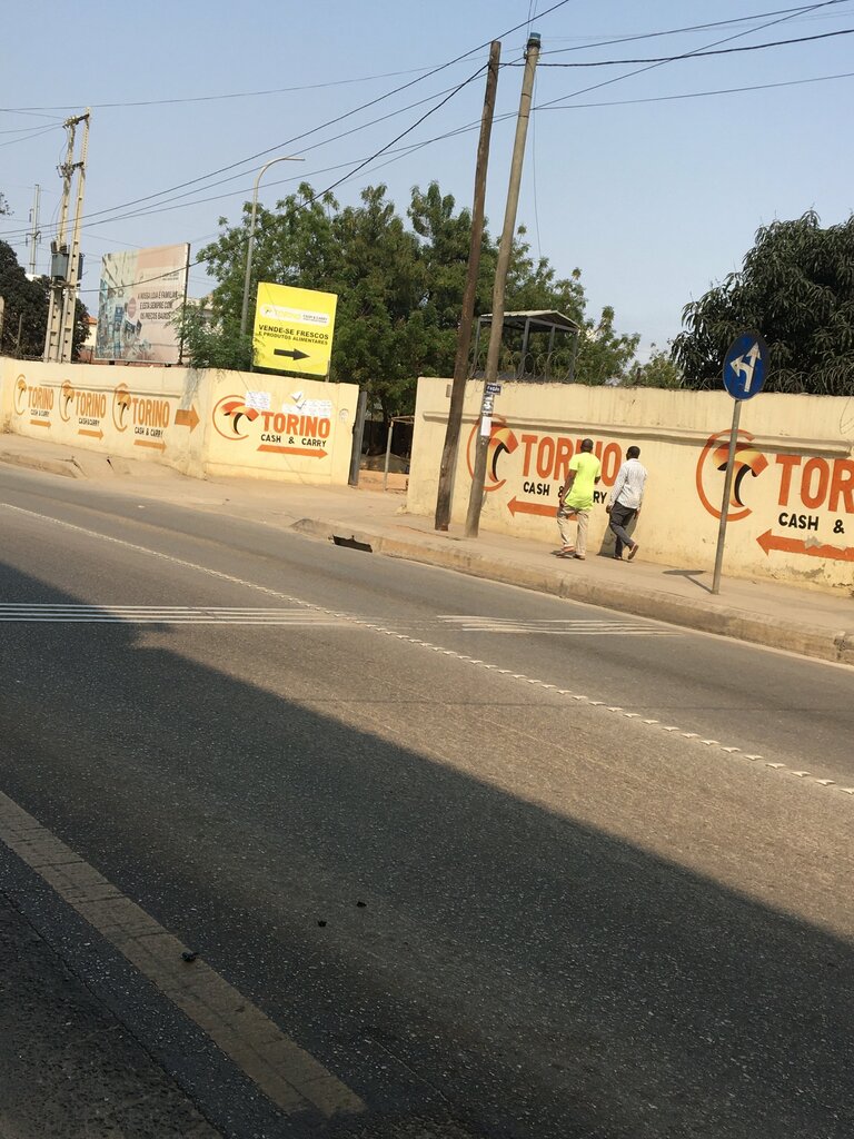 Alışveriş merkezleri Torino Comércio Geral, Loanda, foto