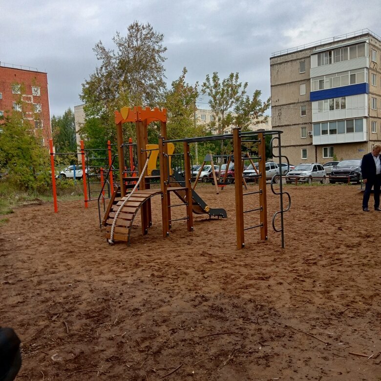 Oyun alanı Playground, Osa, foto
