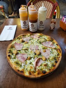 Restaurants in on the map nearby: addresses, business hours, reviews ...