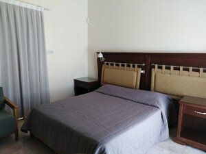 Lovely six Bedroom Villa in Coral Bay (Paphos District, Coral Bay), otel  Baf İlçesi'nden