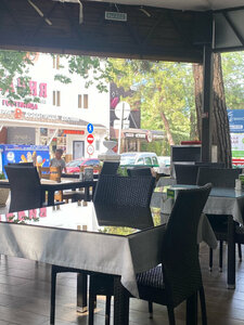 Тесто и мясо (Gelendzhik, Griboedova Street, 2), canteen  Gelencik'ten