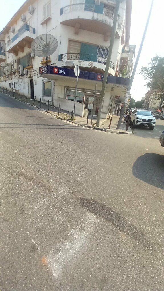 ATM'ler Bfa, Loanda, foto
