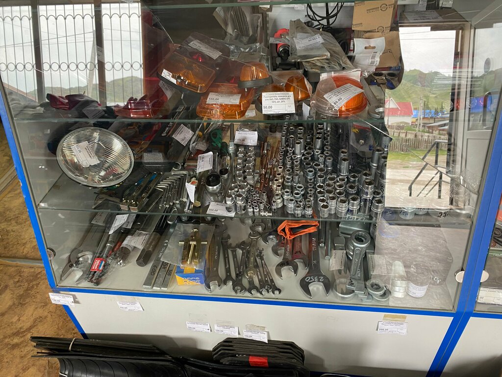 Otomobil yedek parçaları Механизатор, Altay Cumhuriyeti, foto