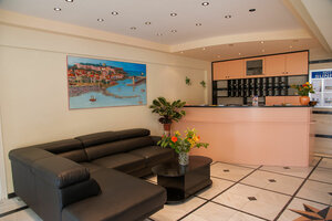 Sunrise Studios & Apartments (The Periphery of Crete, Village of Sfakaki), otel  Dünya'dan