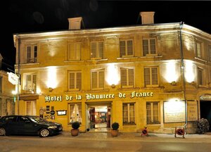 Hotel de la Banniere de France (Hauts-de-France, Aisne, Laon, Rue Franklin Roosevelt), otel  Laon'dan
