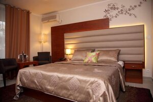 The Garden Villa Hotel Ulcinj - Ulqin (obshchina Ultsin, Ulcinj, Ulica Hafiz Ali Ulqinaku), otel  Ulcinj'den