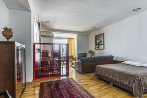 Alyye Parusa (Lokomotivnaya ulitsa No:5, City of Derbent), otel  Derbent'ten
