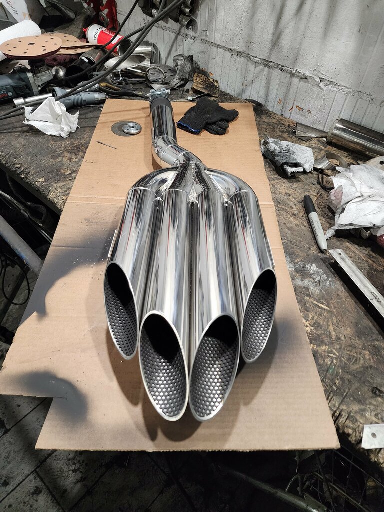 Motosiklet tamiri Karma. Exhaust, Saint‑Petersburg, foto