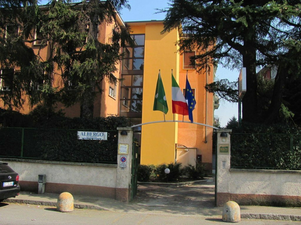Otel Albergo Hotel Giardino, Lombardiya, foto