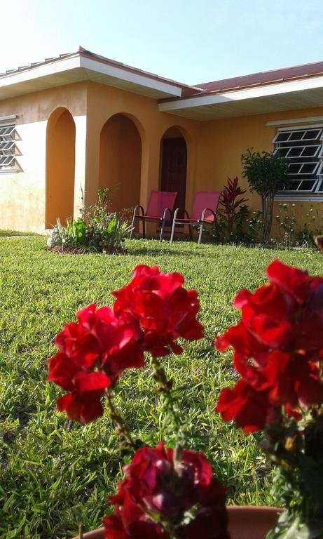 Otel Celestial Suites, Freeport, foto