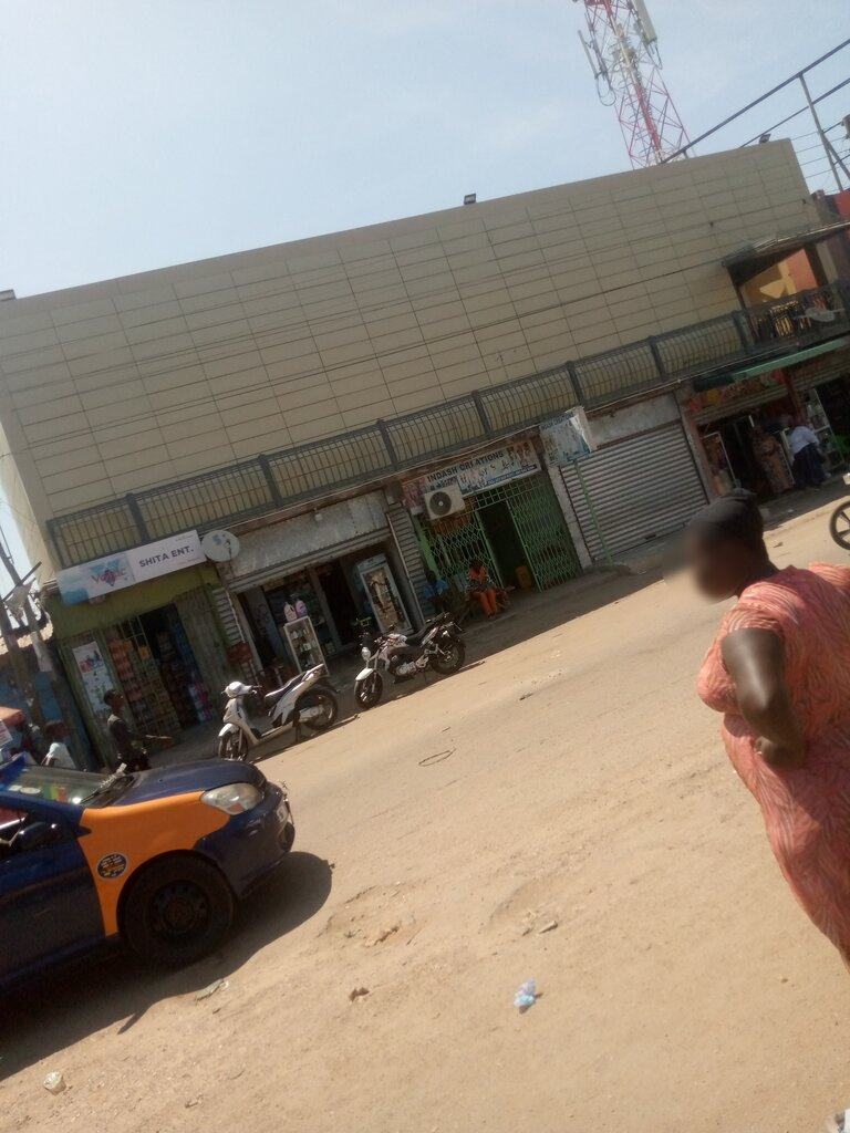 Giyim mağazası A-Hazak Ent, Akra, foto