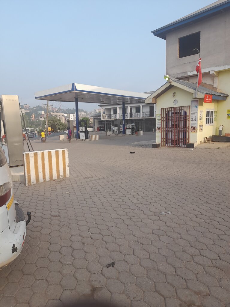 Benzin istasyonu Crown Petroleum Gh Ltd, Dünya, foto