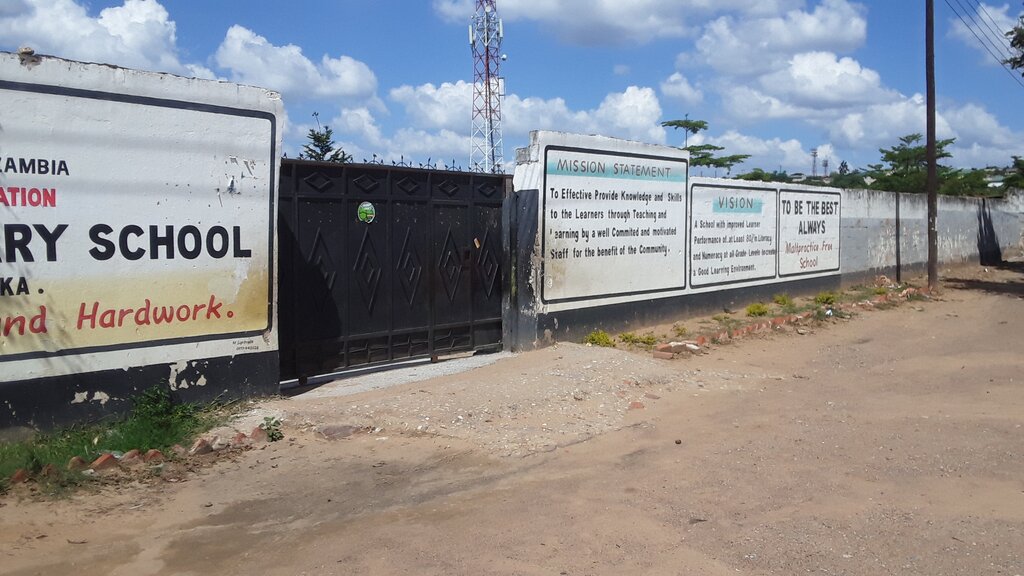 Ortaokul Chingwele Middle School, Lusaka, foto