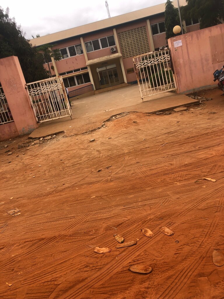 Yüksekokul Instituto Medio de Administração e Gestao, Loanda, foto