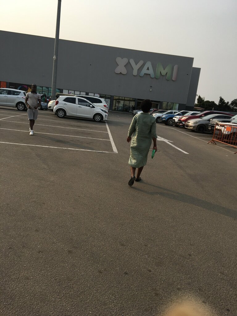 Elektronik eşya mağazaları Complexo Xyami, Loanda, foto