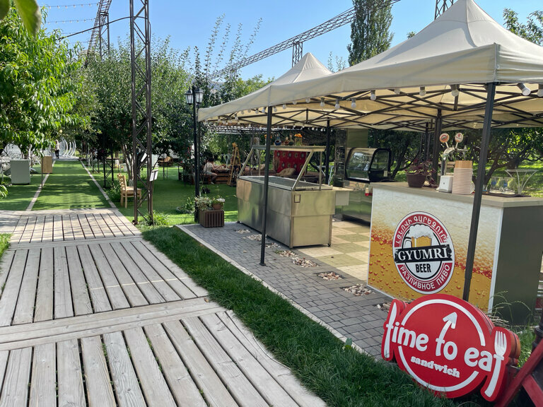 Kafe Time To Eat Garden, Kotayk, foto