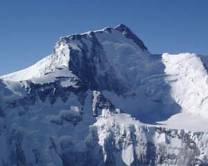 İsmail Samani Zirvesi 7495 m. (Districts of Republican Subordination, Sangvorskiy rayon), dağ zirvesi  Tavildara Bölgesi'nden